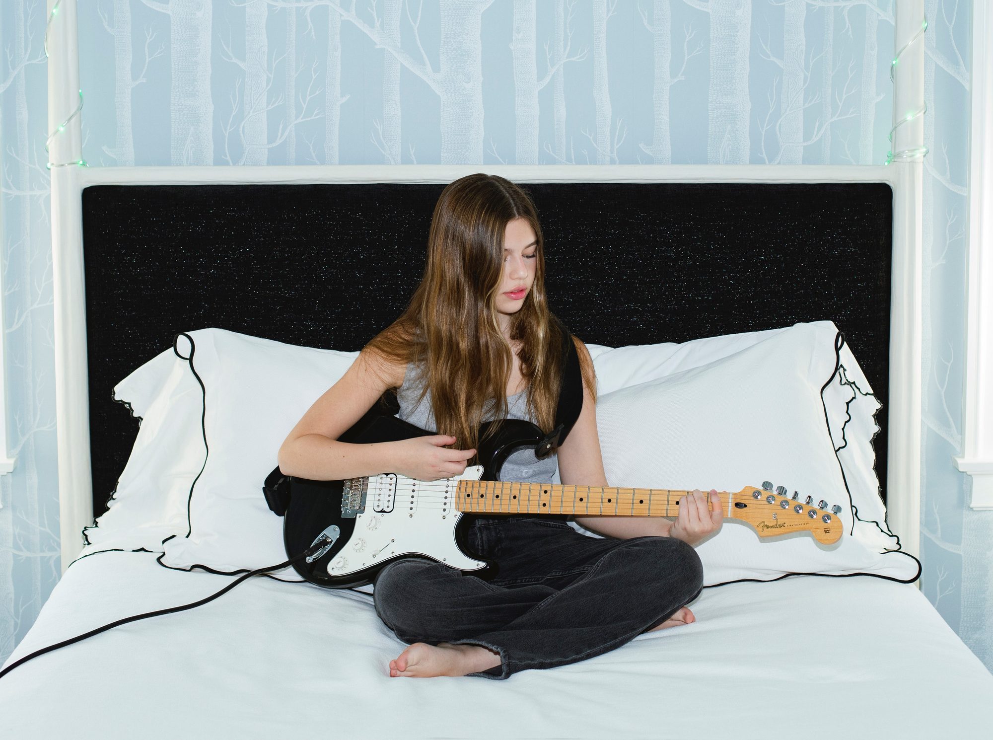 “Illusions” – an interview with Clara Lars – I Dream of Vinyl